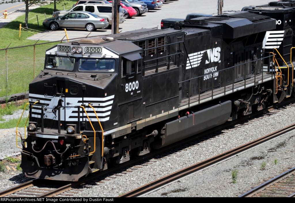 NS 8000 ES44AC